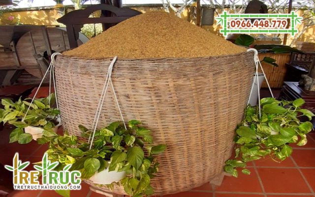 Bồ lúa - một loại nông cụ dùng để đựng thóc lúa ngày xưa